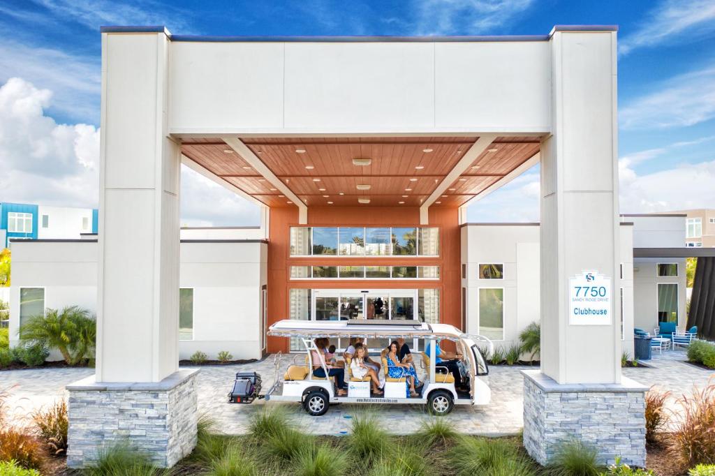 Cozy Condo With Pool Table & Reunion Resort Access near Disney at ...