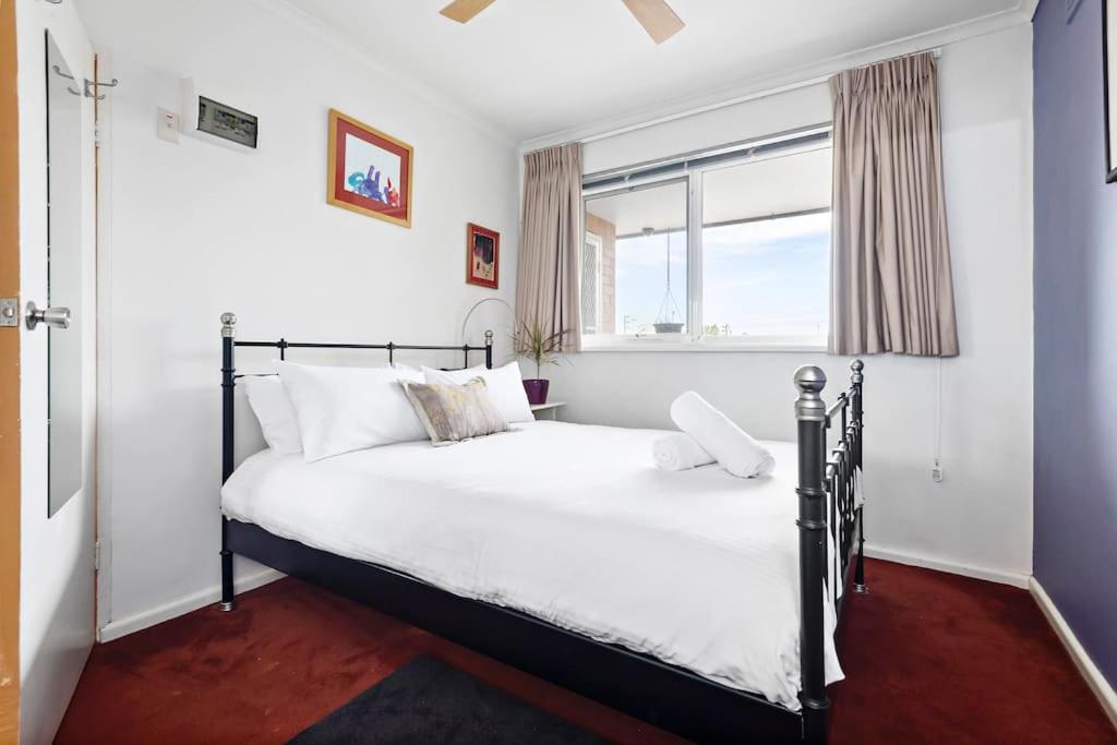 Fitzroy meets Clifton Hill at this Cosy Retreat, Melbourne (updated prices 2026)