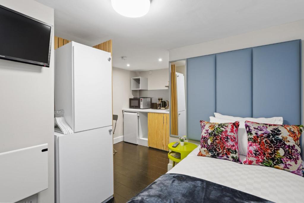 Unique single occupancy studio, London (updated prices 2026)