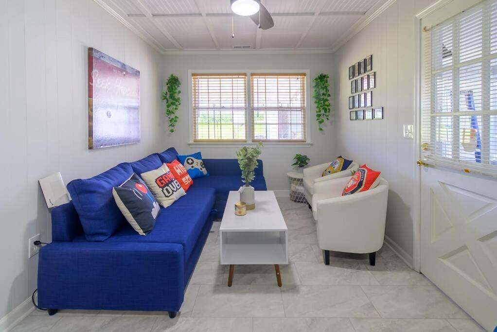 The CrackerJack House: A Military Salute & Arcade!, Surry (updated ...