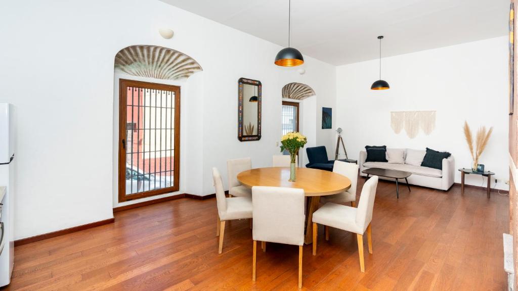 Casa Lulin - Condo 2 Bed Incredible Location! Pool and garage, San ...