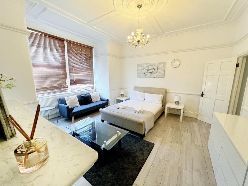 Norbury House - Apartment 1A, Norbury (updated prices 2025)