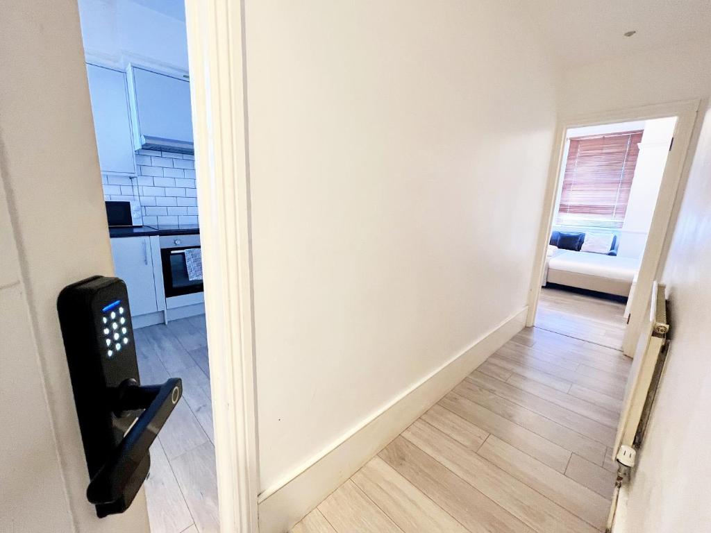 Norbury House - Apartment 1A, Norbury (updated prices 2025)