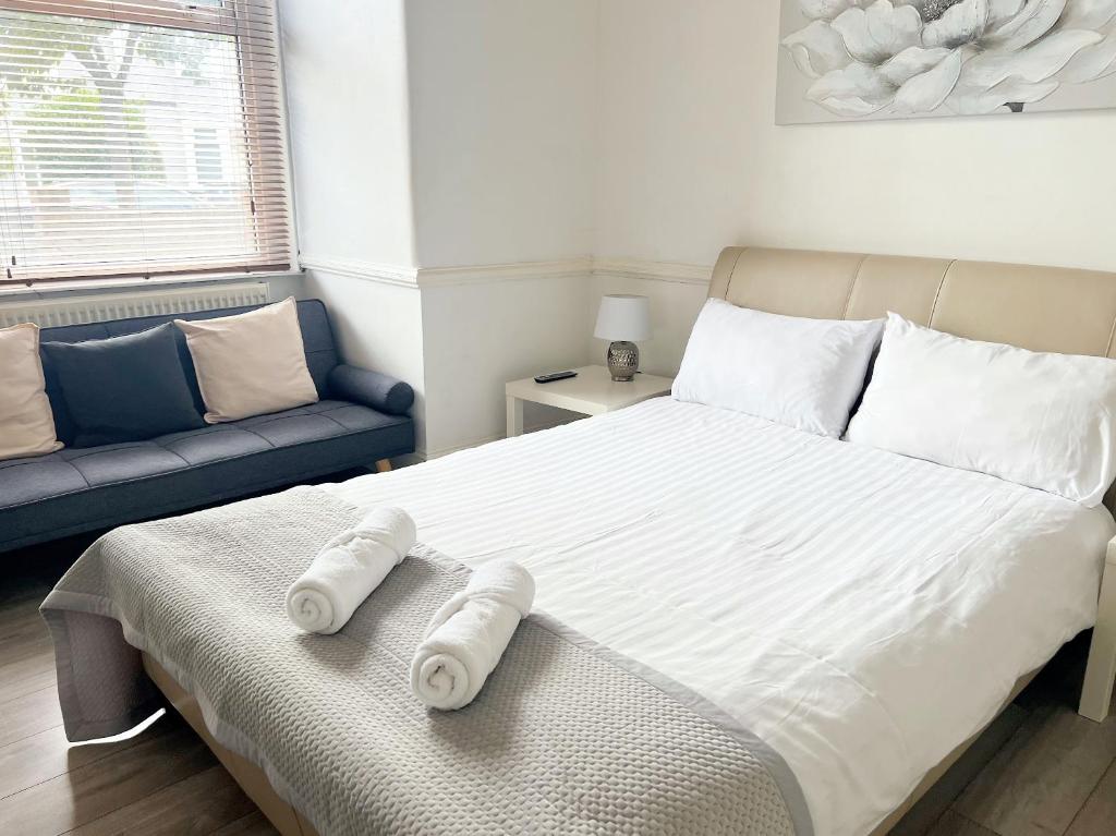 Norbury House - Apartment 1A, Norbury (updated prices 2025)