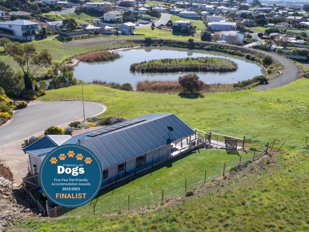 Lake & Reserve Front Bird Haven - 3BR, Encounter Bay (updated prices 2026)