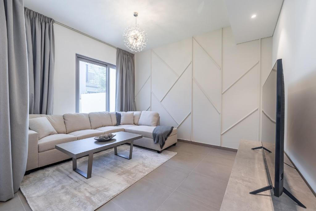 Exclusive Spacious Villa I Garden I Tilal Al Ghaf, Dubai (updated ...