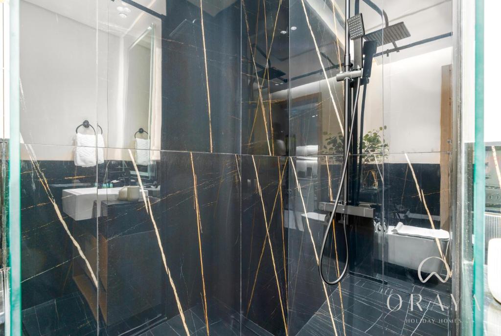 Oraya - Studio With Jaw-Dropping Canal and Burj Views - Business bay ...