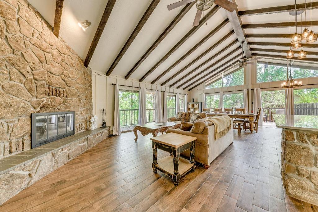 Ruidoso Vacation Rental with Spacious Deck, Ruidoso (updated prices 2025)