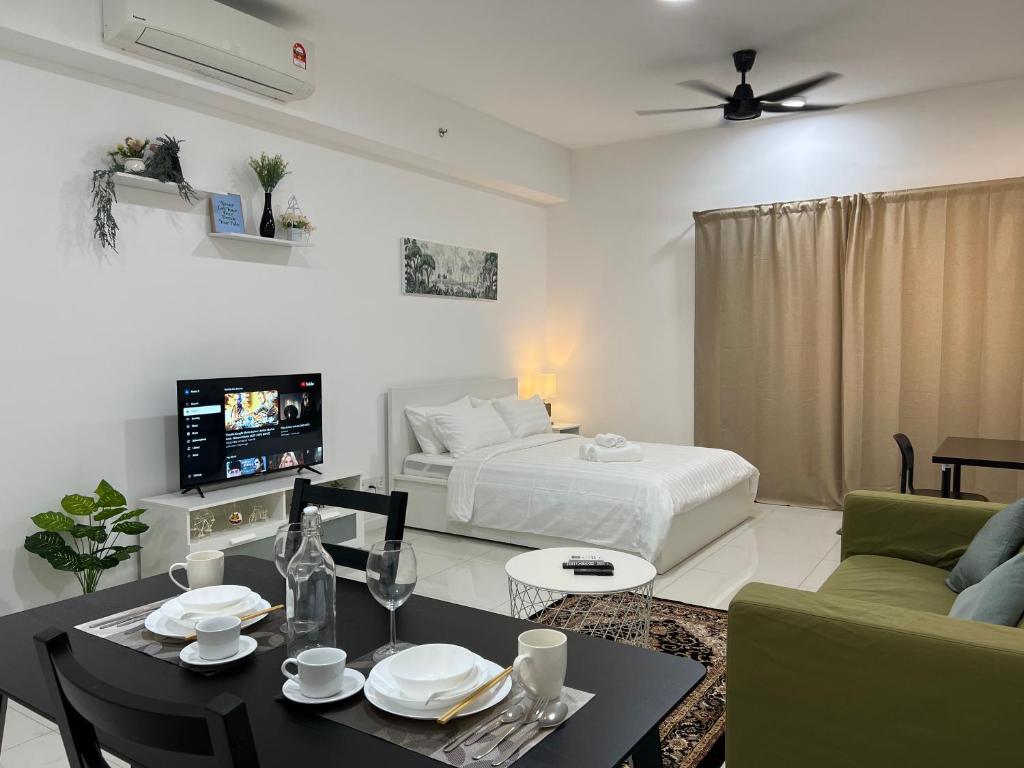 Cozy luxury couple studio apartment chambers kl klcc kl tower view, Kuala Lumpur – Updated 2023 ...