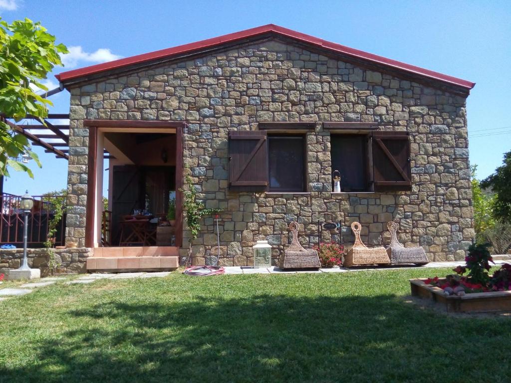 Nenis house, Nea Roda (updated prices 2025)