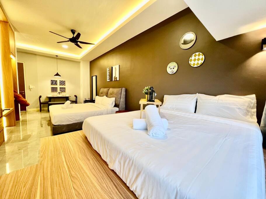Melaka town {Imperio Studio} Pool-view/4pax/bathub, Melaka (updated ...
