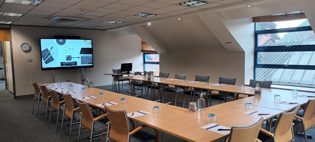 CIM Business Centre, Maidenhead (updated prices 2025)