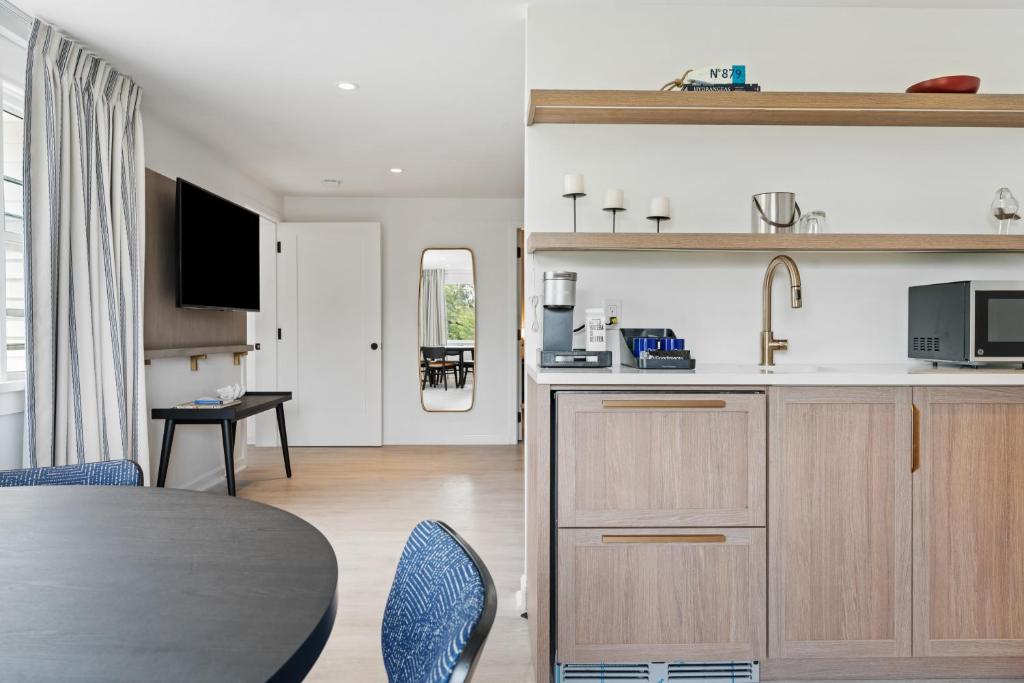 Greyfinch Chatham Inn, Chatham (updated prices 2025)