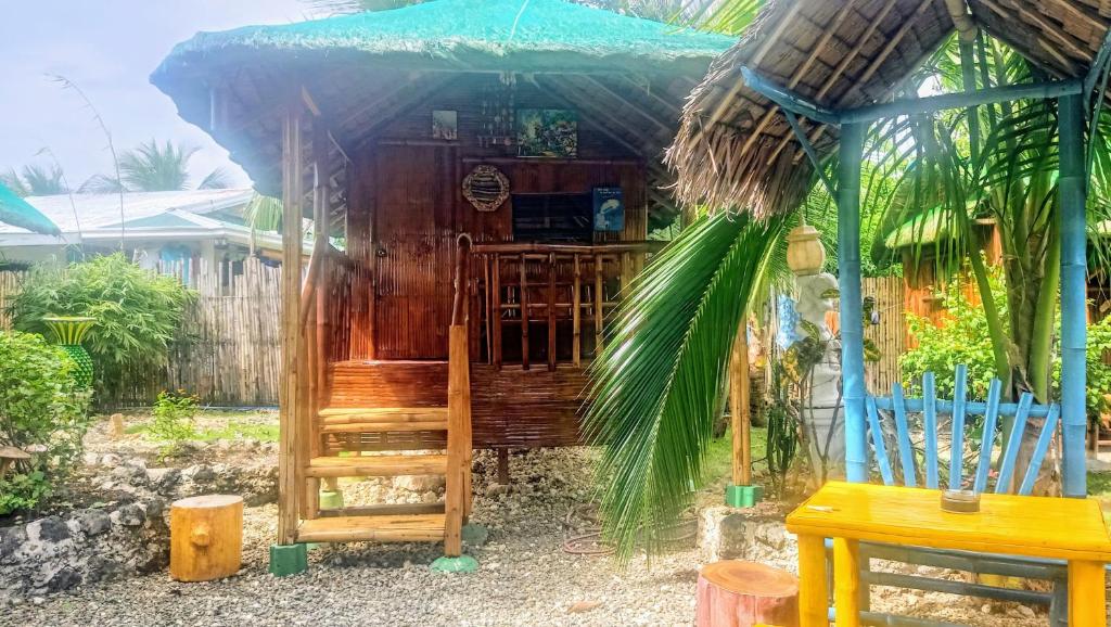 Moalboal Bamboo House / Rooms, Moalboal – Updated 2024 Prices