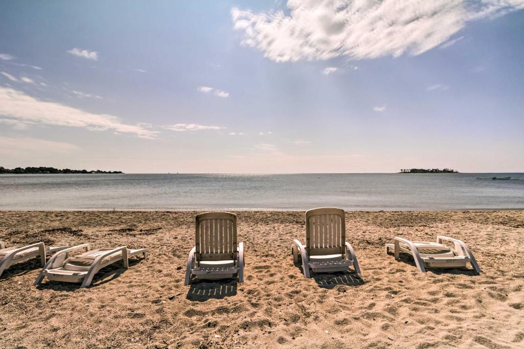 Beachfront Connecticut Retreat with Views!, Milford (updated prices 2026)
