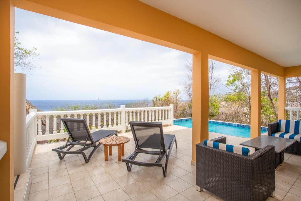 Holiday Home Gran Veranda with private pool, Coral Estate, Willemstad ...