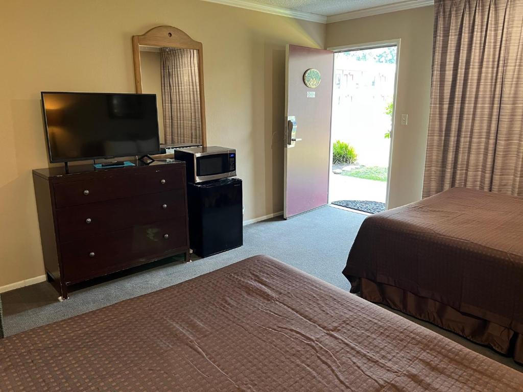 Lamp Liter Inn, Visalia (updated prices 2025)