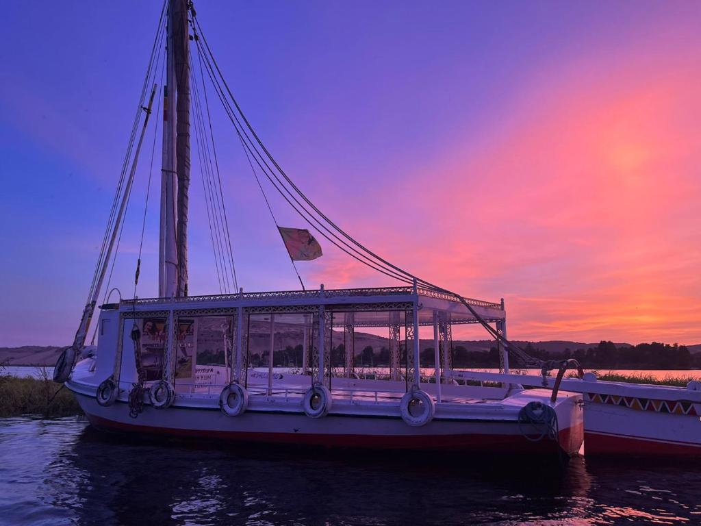 Freedom Boat, Naj‘ al ‘Amrāb (updated prices 2025)