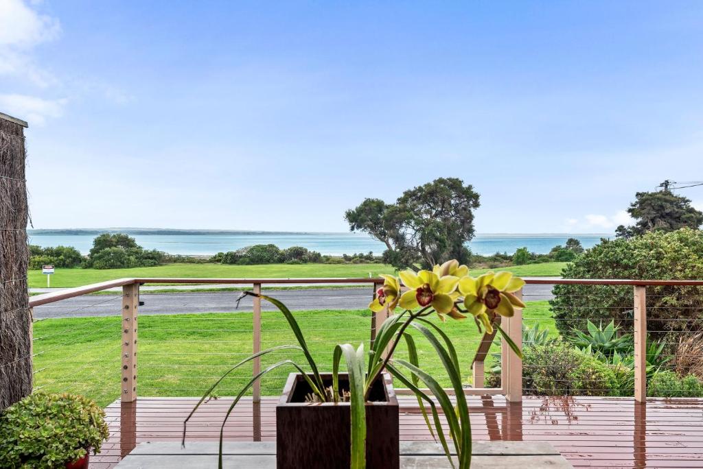 Tideways, Queenscliff (updated prices 2025)