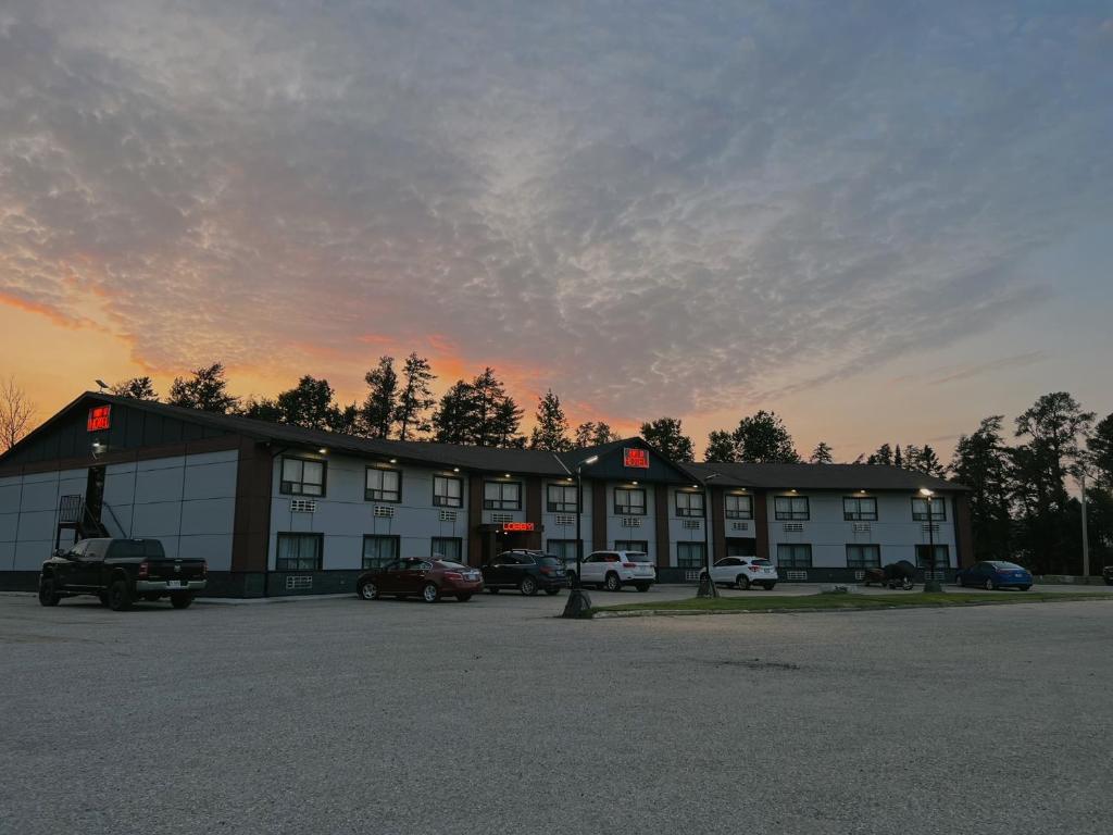 HWY 17 Hotel, Wawa (updated prices 2025)