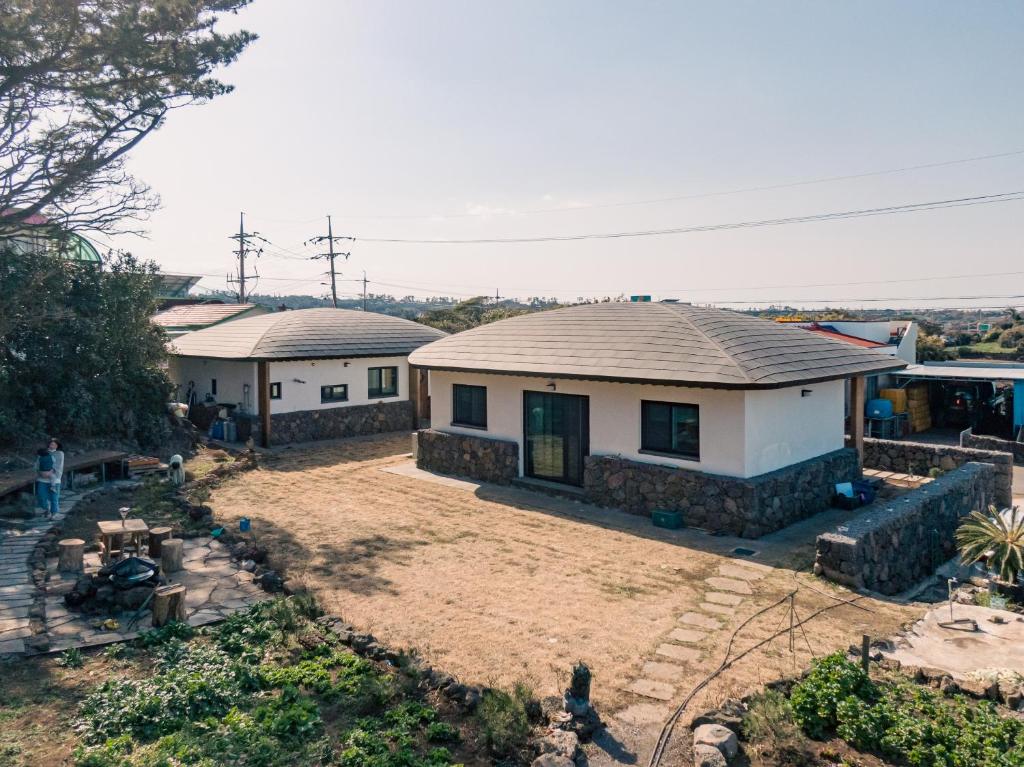 Juha's private three bedroom house, Jeju (updated prices 2024)
