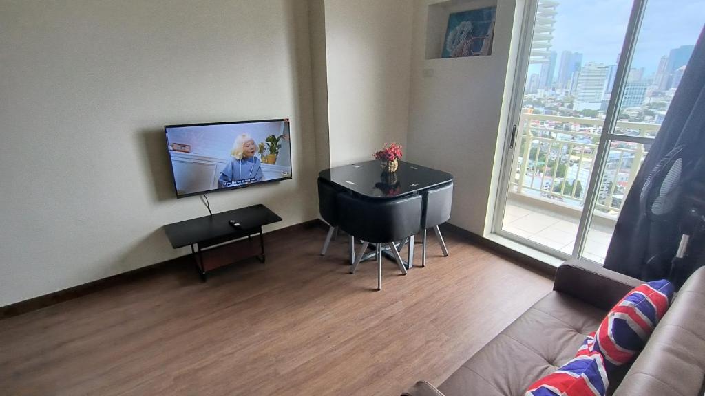 Prisma residence Celeste tower PH16A with fast wifi and fully furniture ...