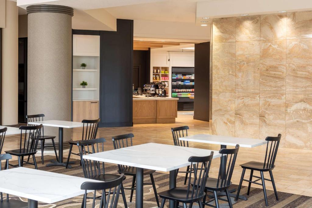 Hilton Alexandria Mark Center, Alexandria (updated prices 2025)