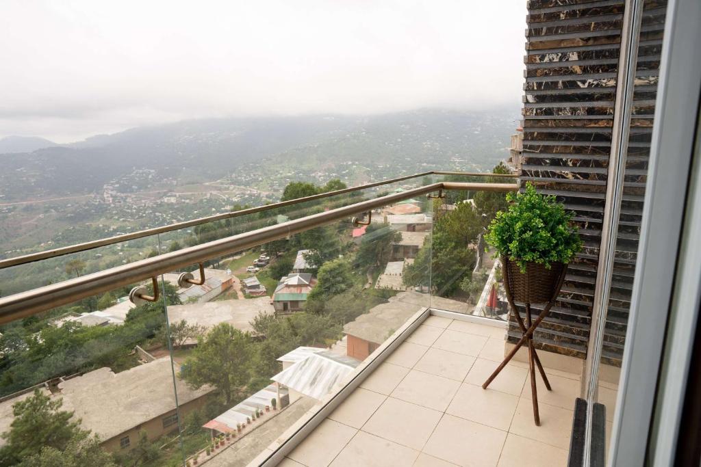 Ramada by Wyndham Murree Lower Topa Resort, Murree (updated prices 2025)