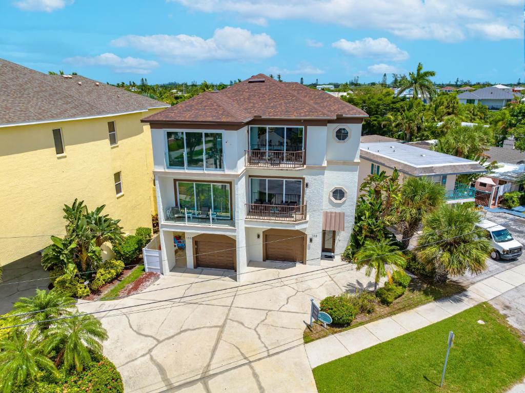 Beachside of the Village, Siesta Key (updated prices 2024)