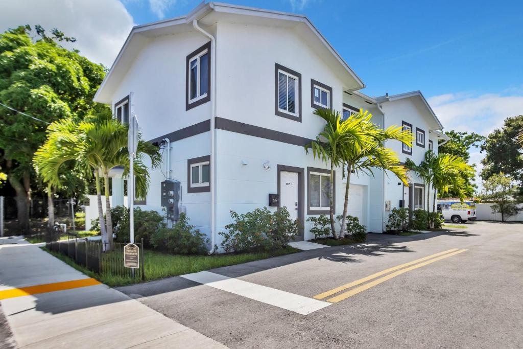 Sistrunk Shades Villas Units #1 & #2 Combined, Fort Lauderdale (updated ...