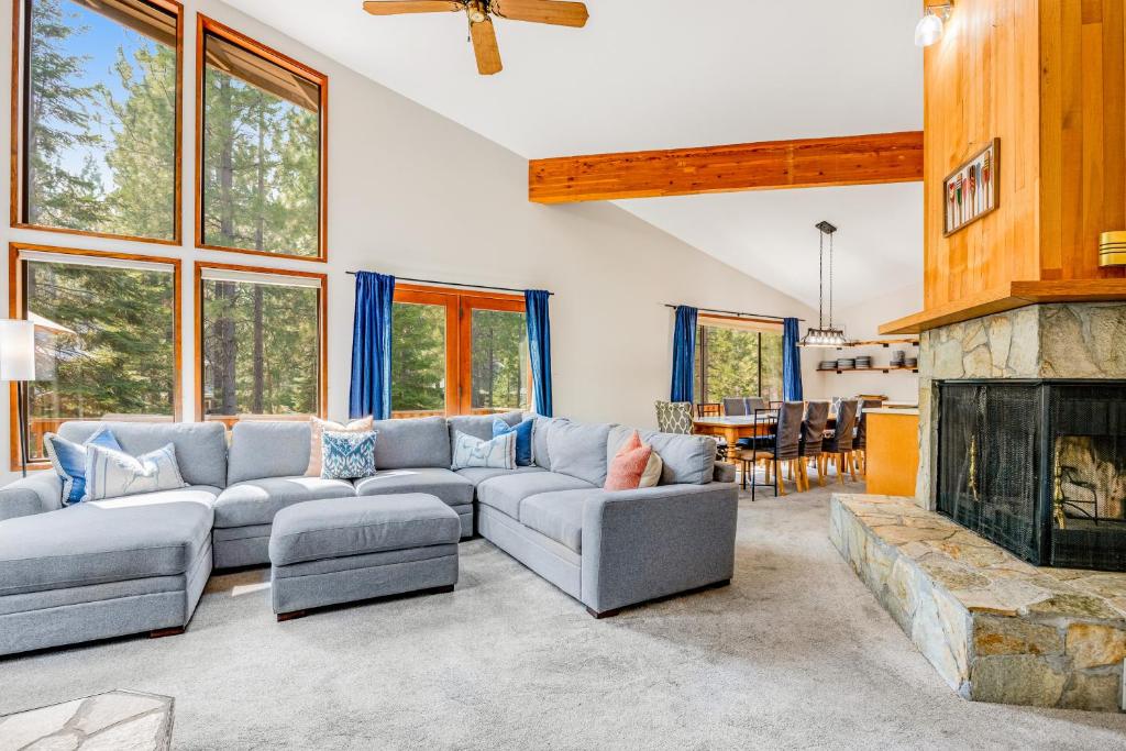 Three Sisters Hideaway, Black Butte Ranch (updated prices 2025)