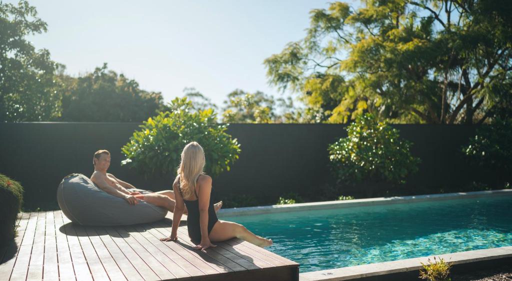 Glass On Glasshouse, Glass House Mountains (updated prices 2025)