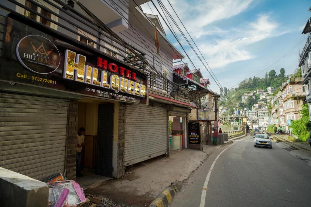 Hotel Hill Queen near Sherpa Gumba Darjeeling Mall 5 Min Couple ...