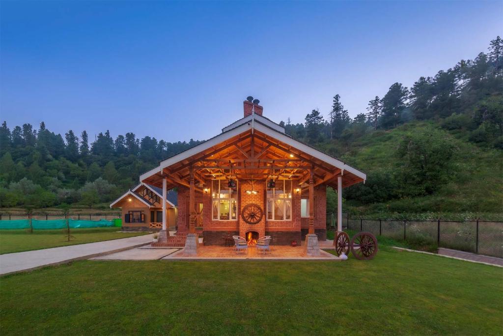 StayVista at Suroor with Central Heating in Tanmarg, Tangmarg – Updated ...