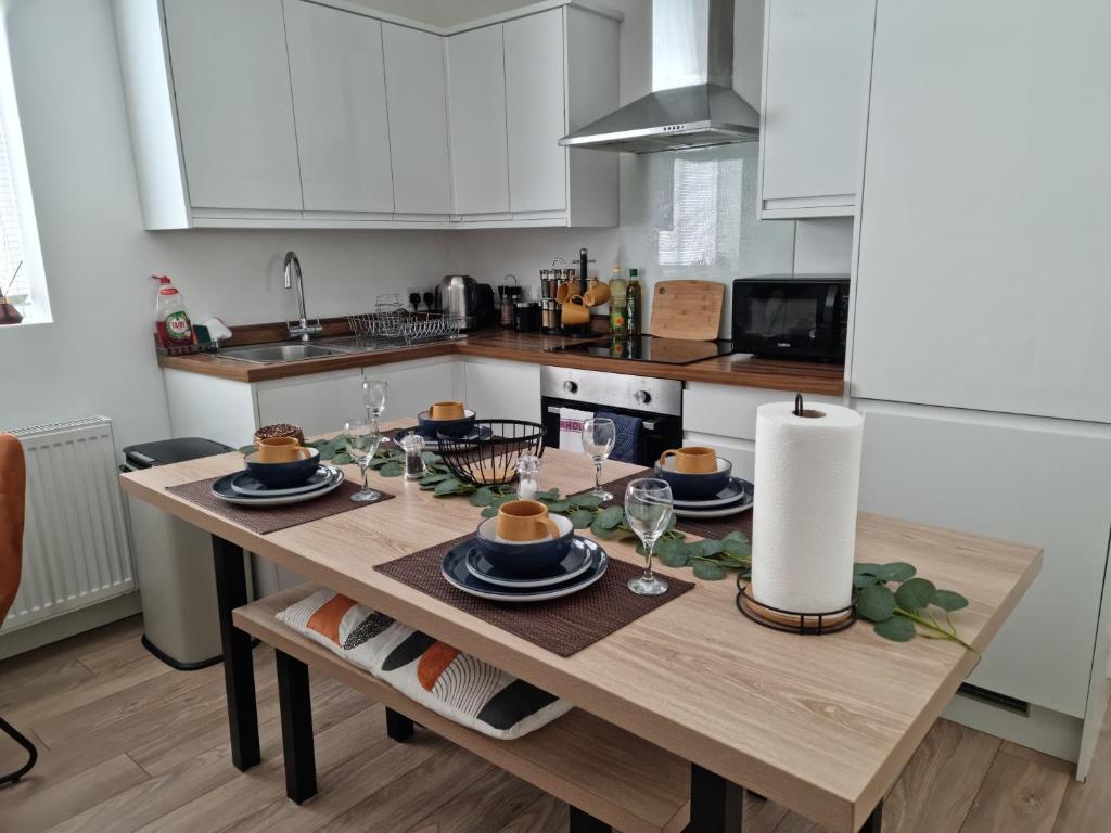 Central Watford Modern Apartment - Travellers & Contractors Welcomed ...