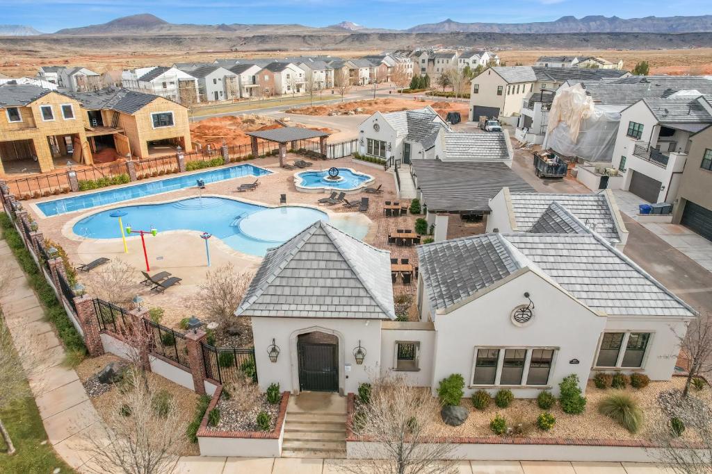 EV 4336 -- Wild Orchid - Lux Family Oasis - Swim - Resort, Hurricane ...