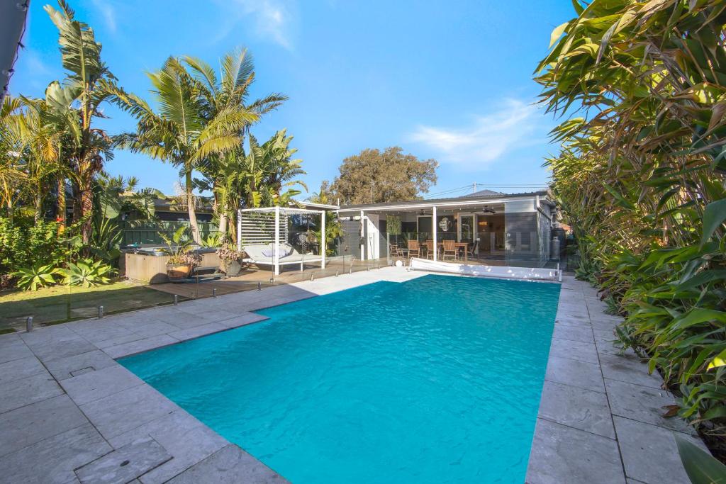 Luxury Pool Vacation - Woy Woy Staycation, Woy Woy – Precios ...