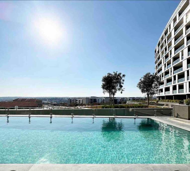 Ellipse Waterfall Luxury Apartment, Midrand (updated prices 2025)