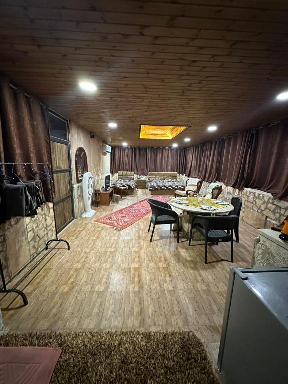 Sunset Roof apartment, Madaba (updated prices 2025)