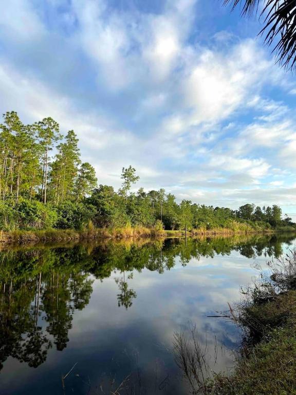 Sunset Hide Away On The Water - Florida
