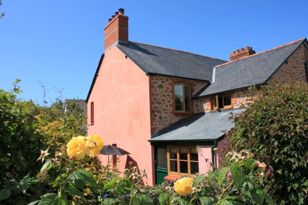 Victorian cottage in Porlock Exmoor, Porlock (tarifs actualisés 2024)