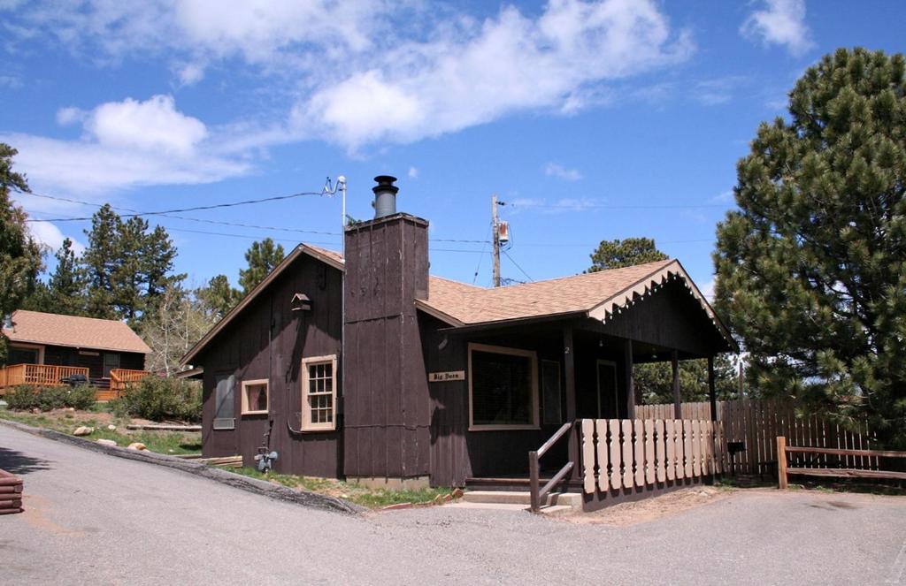 Lazy R Cottages- 2 cabin, Estes Park (updated prices 2025)