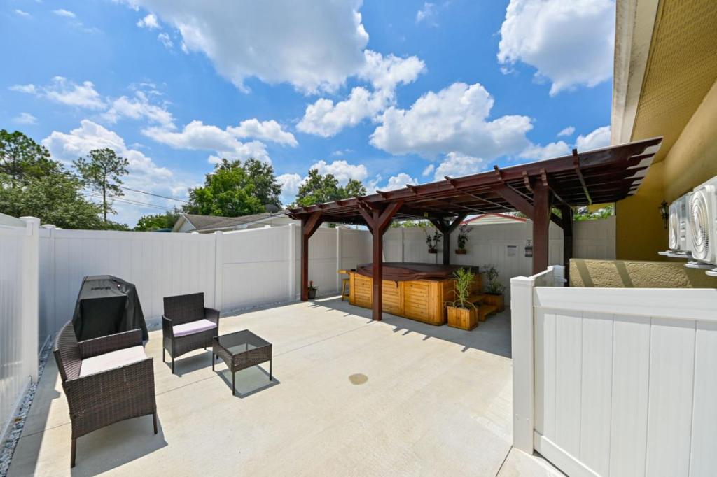 Paradise in Brandon with luxurious 6 person Spa, Brandon (updated ...