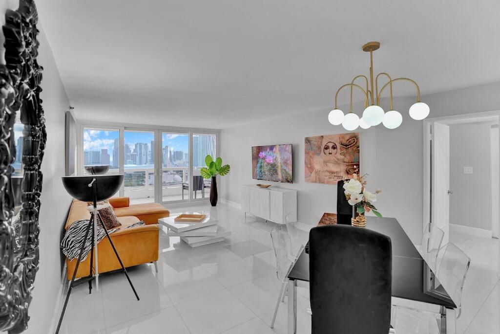 Paradise Found! Miami Skyline and Water Views!, Miami (updated prices 2026)