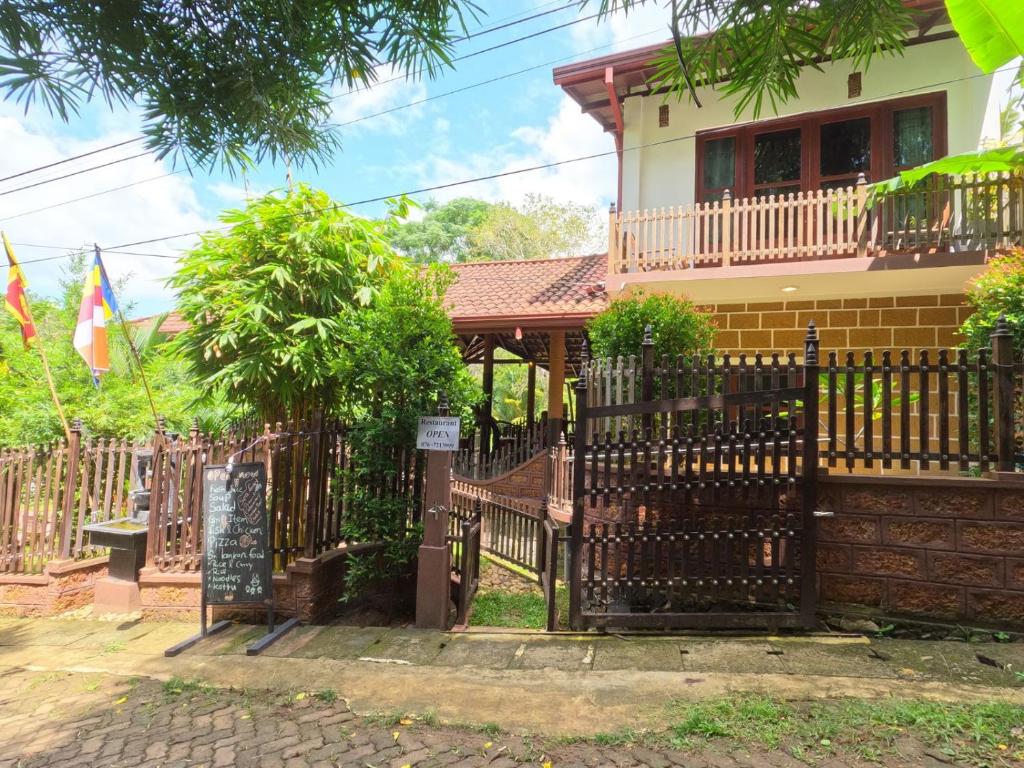 Loveena by H.S. Restaurant & Guest, Tangalle (updated prices 2026)