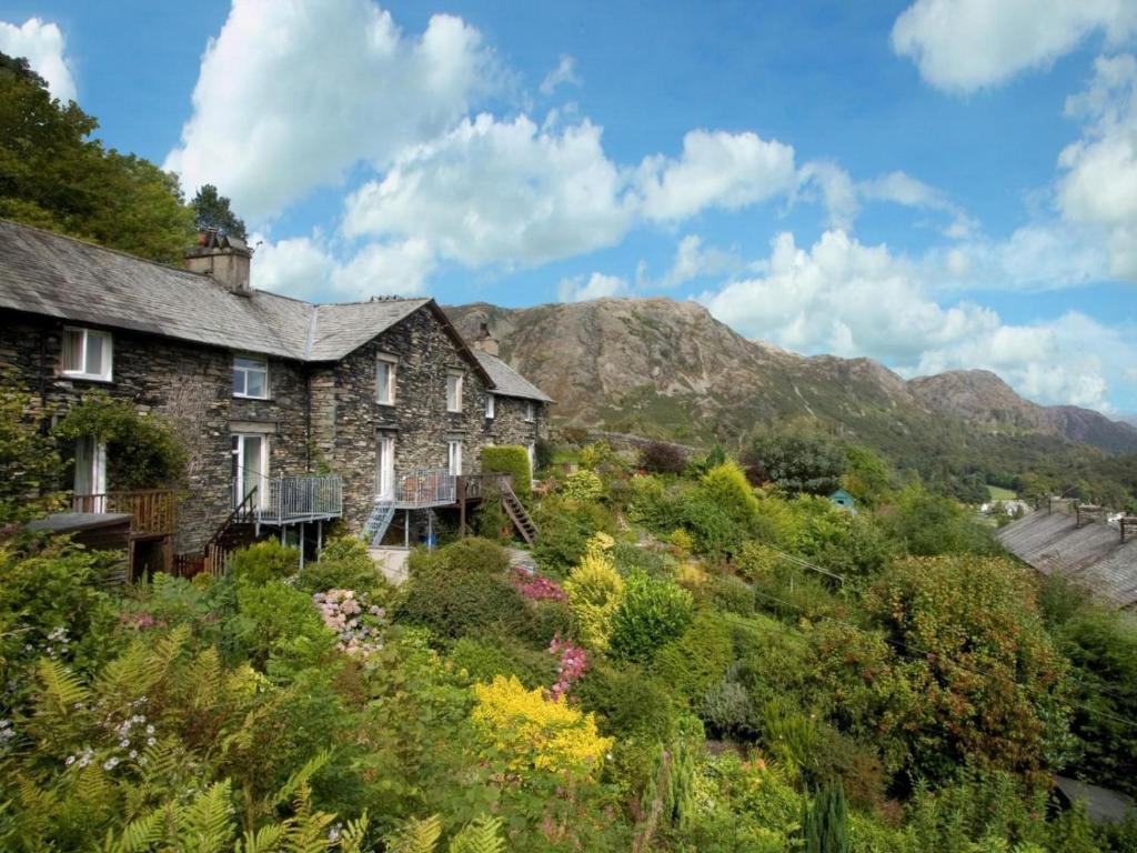 Sun Cottage with stunning lake views, Coniston, Coniston (updated ...