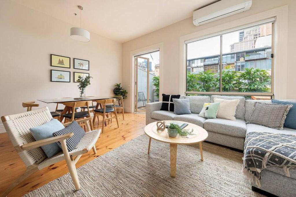 Flinders Lane Solace - Double Storey Heritage Gem, Melbourne (updated ...