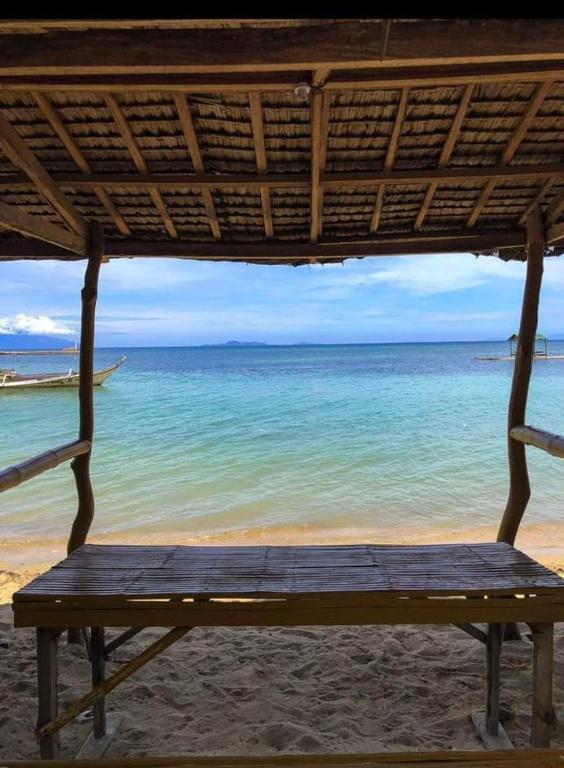 Beach Front Calatagan Apartelle, Calatagan (updated prices 2026)