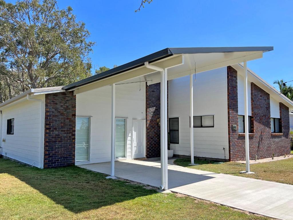 Apipi Holiday House, Amity Point (updated prices 2025)