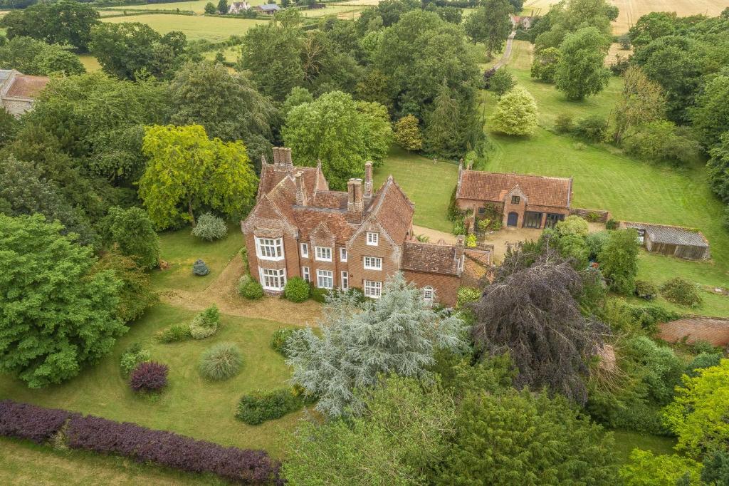Old Rectory and Coach House, North Tuddenham (updated prices 2025)
